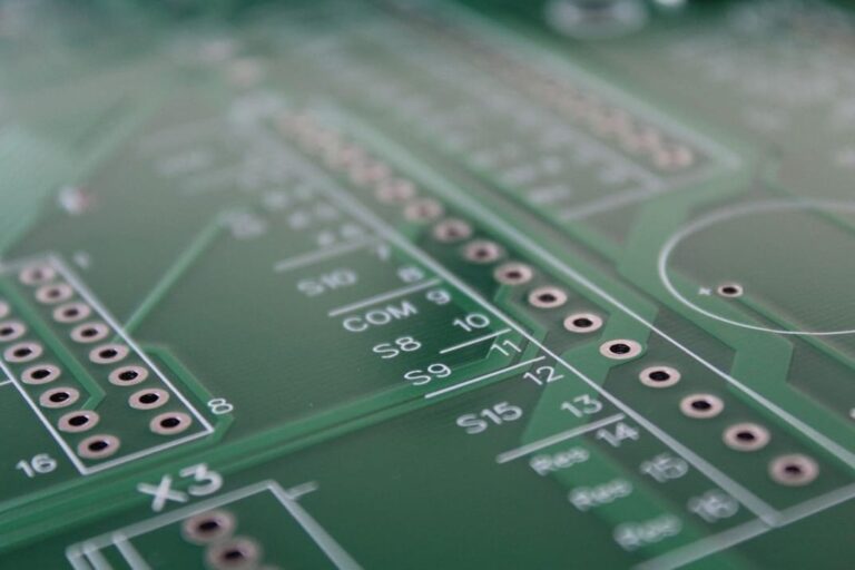 What is the Importance Behind PCB Line Spacing? - Esportsdesign